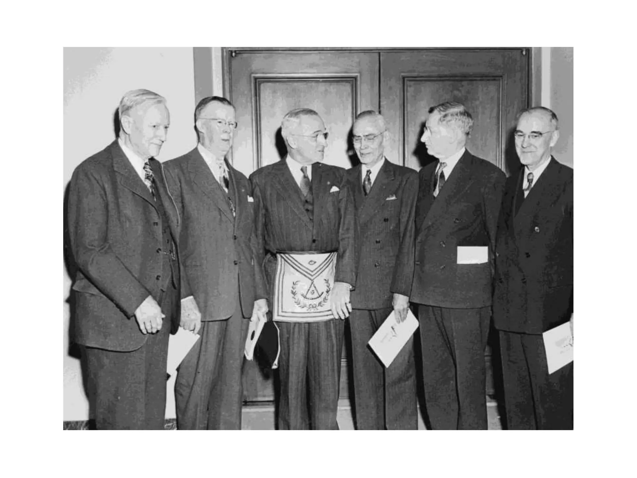The Freemasons: How a Secret Society Helped Modernize Science | PPTX