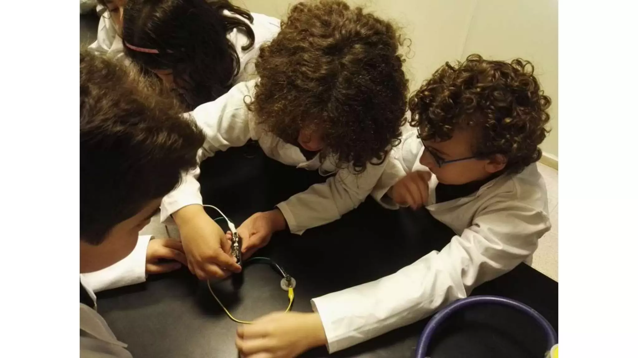 Grade 4 designing different electric circuits in the science lab | PPTX ...