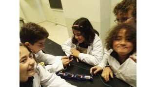 Grade 4 designing different electric circuits in the science lab | PPT