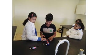 Grade 4 designing different electric circuits in the science lab | PPT