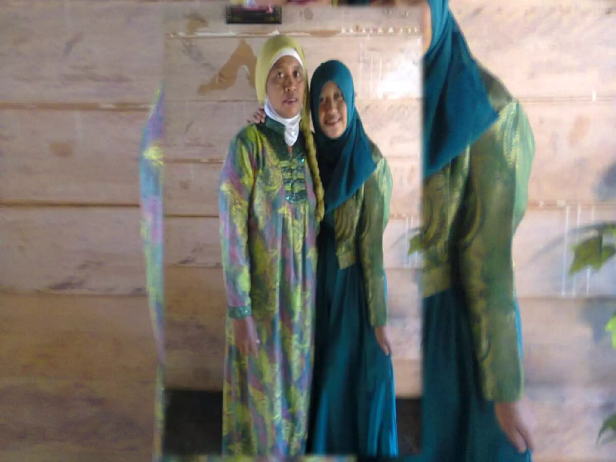 Moment with mamak. Thanks Mom..:* | PPTX