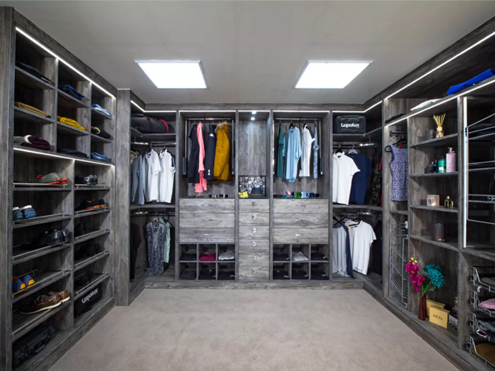 Walk-in Wardrobe | PDF