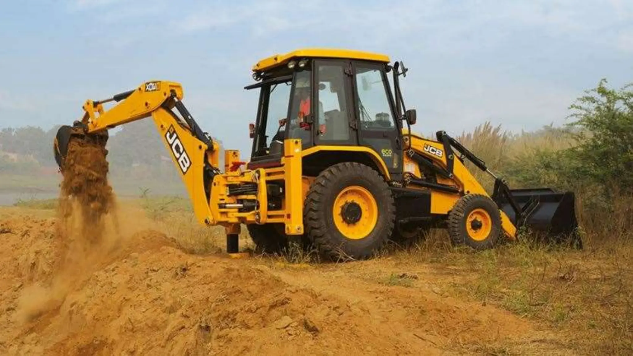 how does JCB ensure safety in their construction equipment.pptx