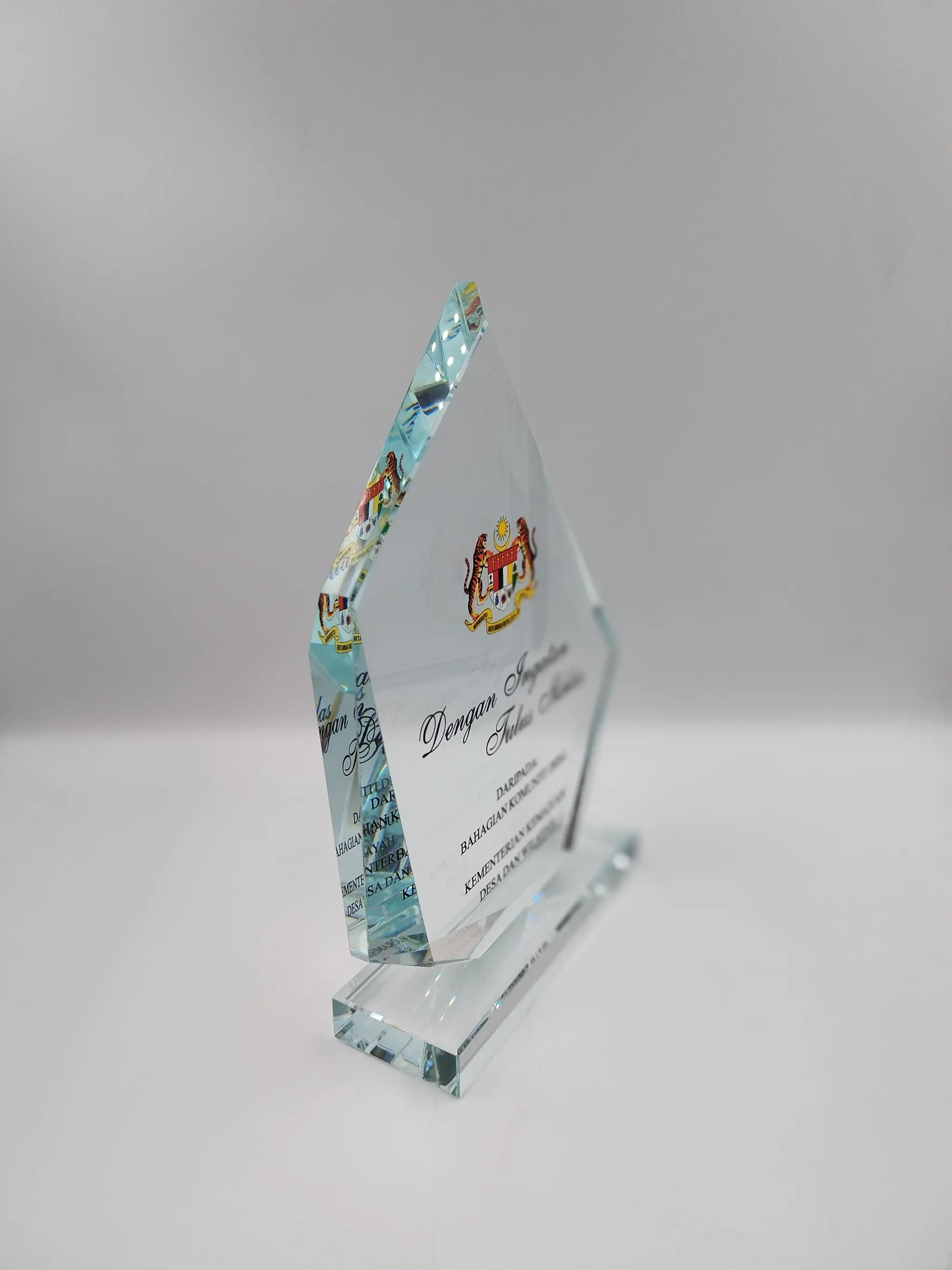 Iceberg Crystal Plaques at Clazz Trophy Malaysia | PDF