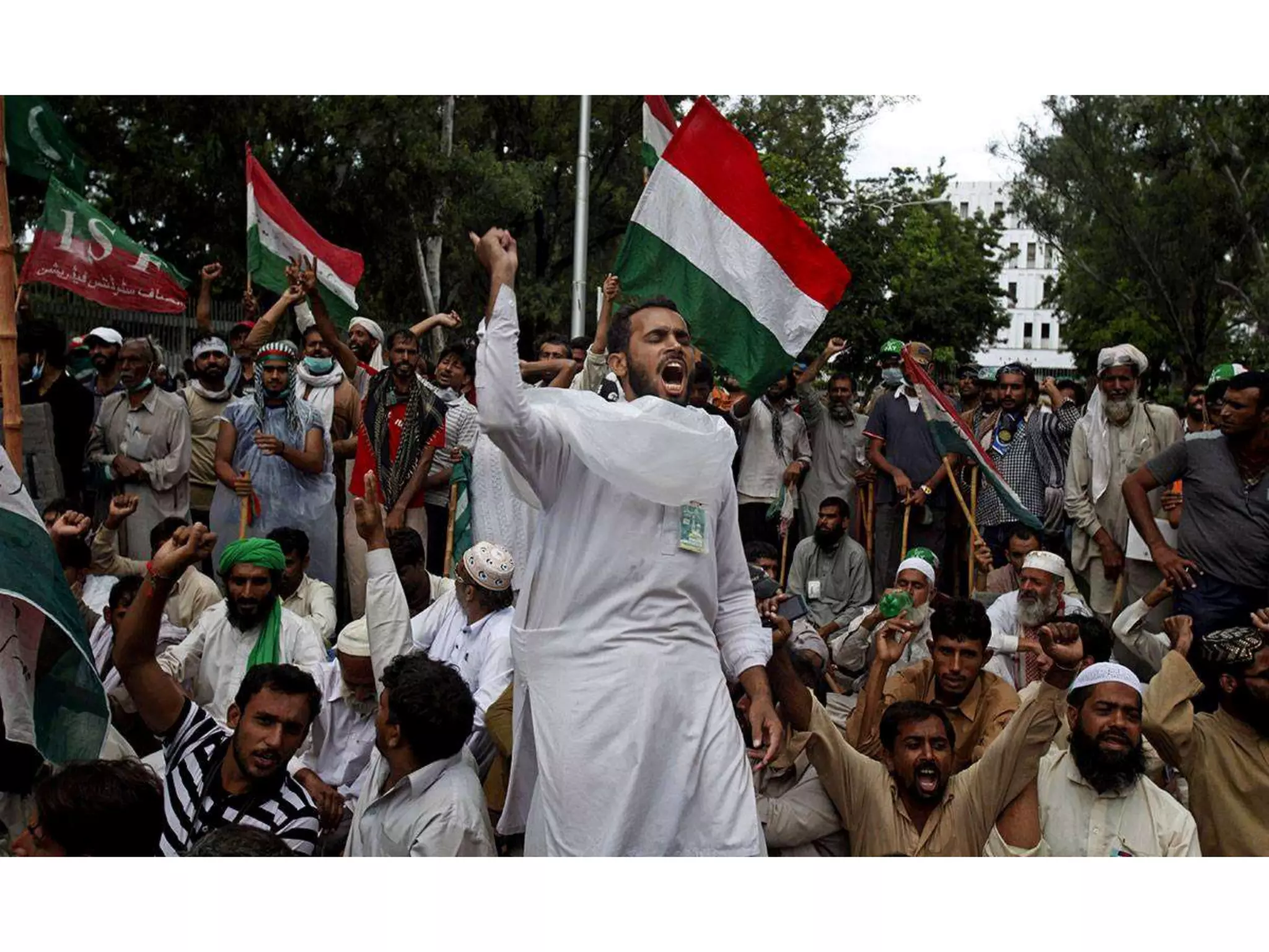 Imran Khan Azadi March : Inqilab — When Blood Comes Cheap | PPT