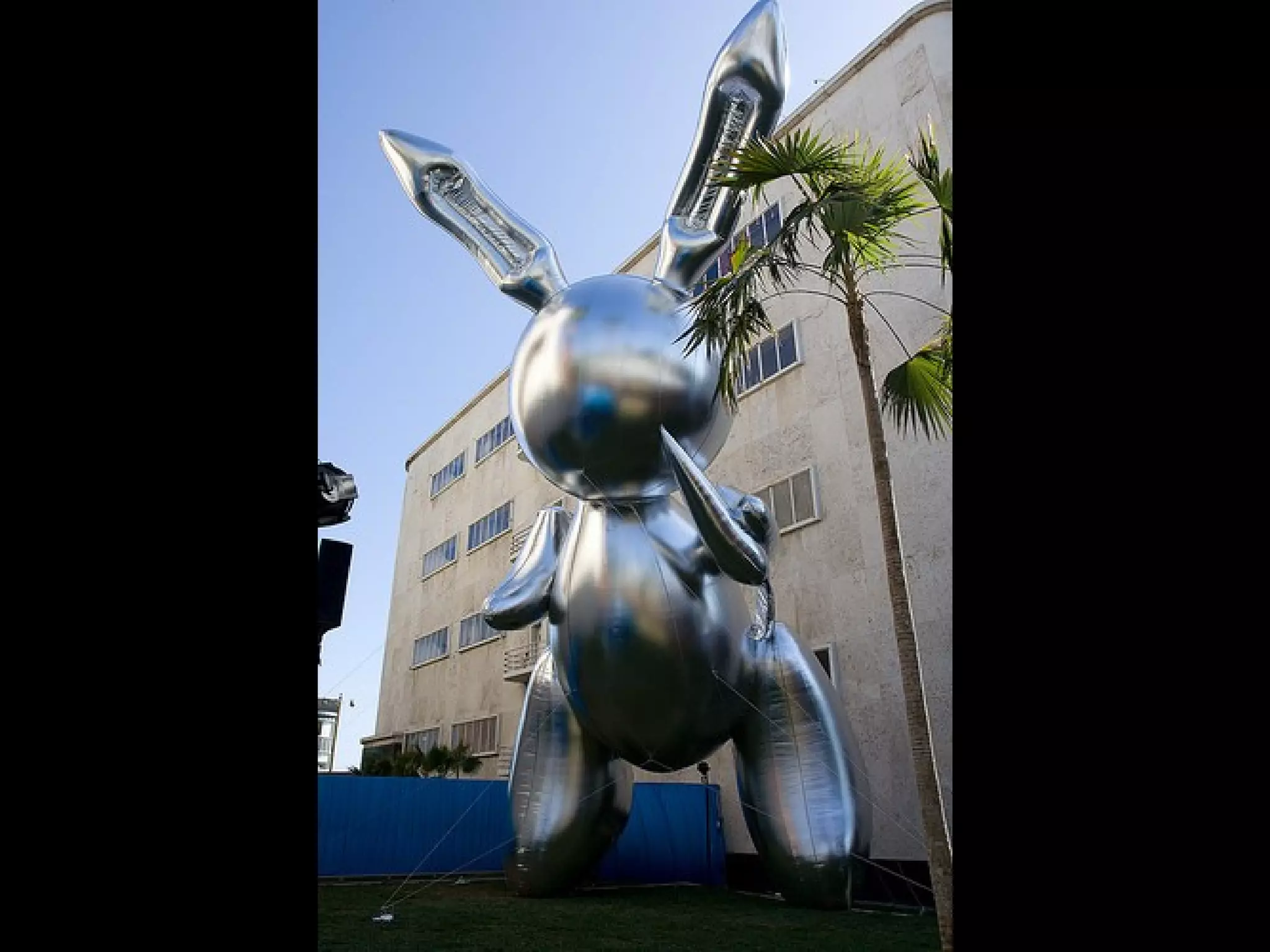 Inflatable sculpture | PPT