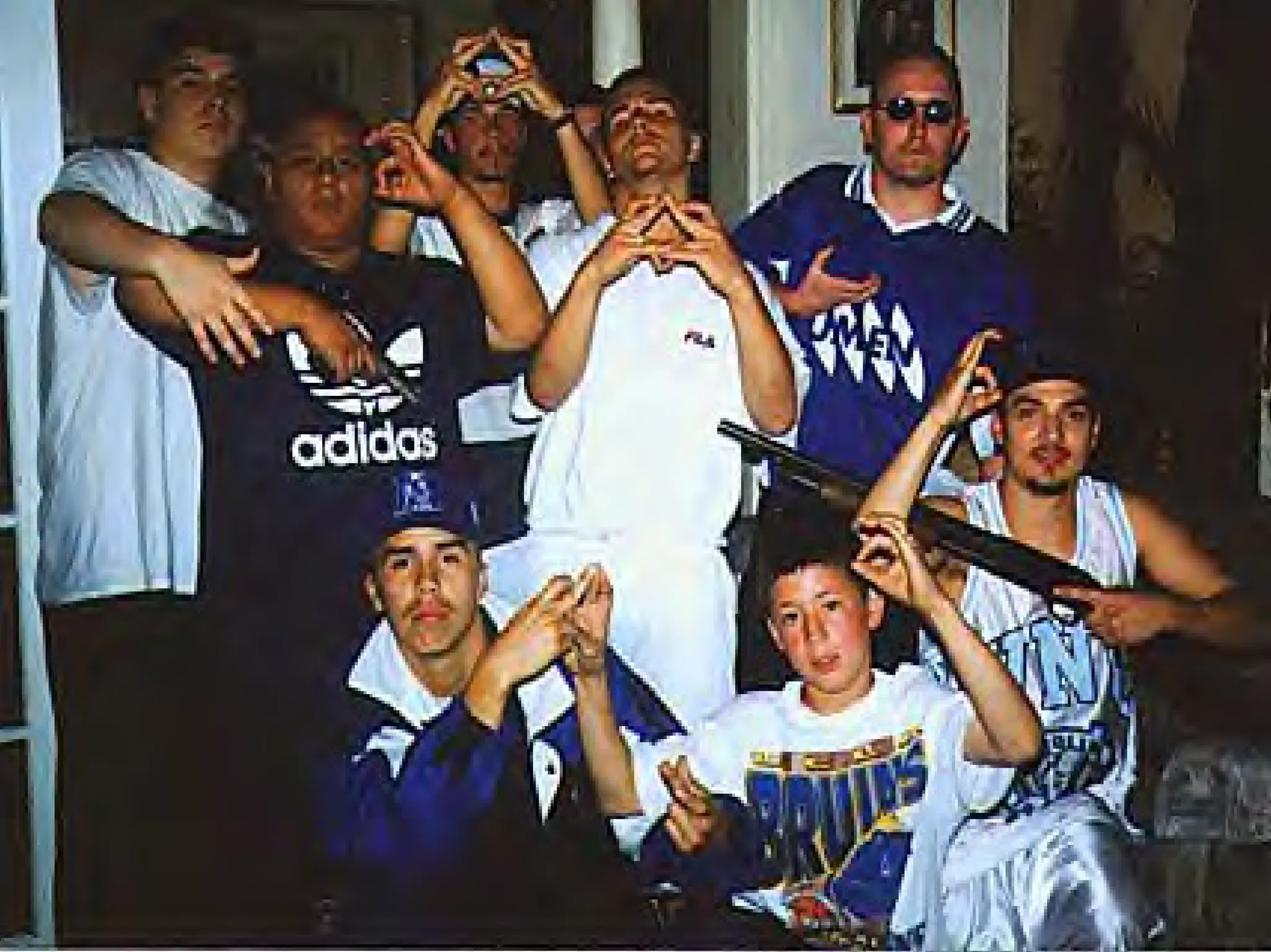 IPTM_Basic_Street_Gangs_Hand_Signs9k1.pdf