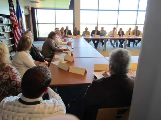 Congressman John Kline visits Farmington High School | PPTX