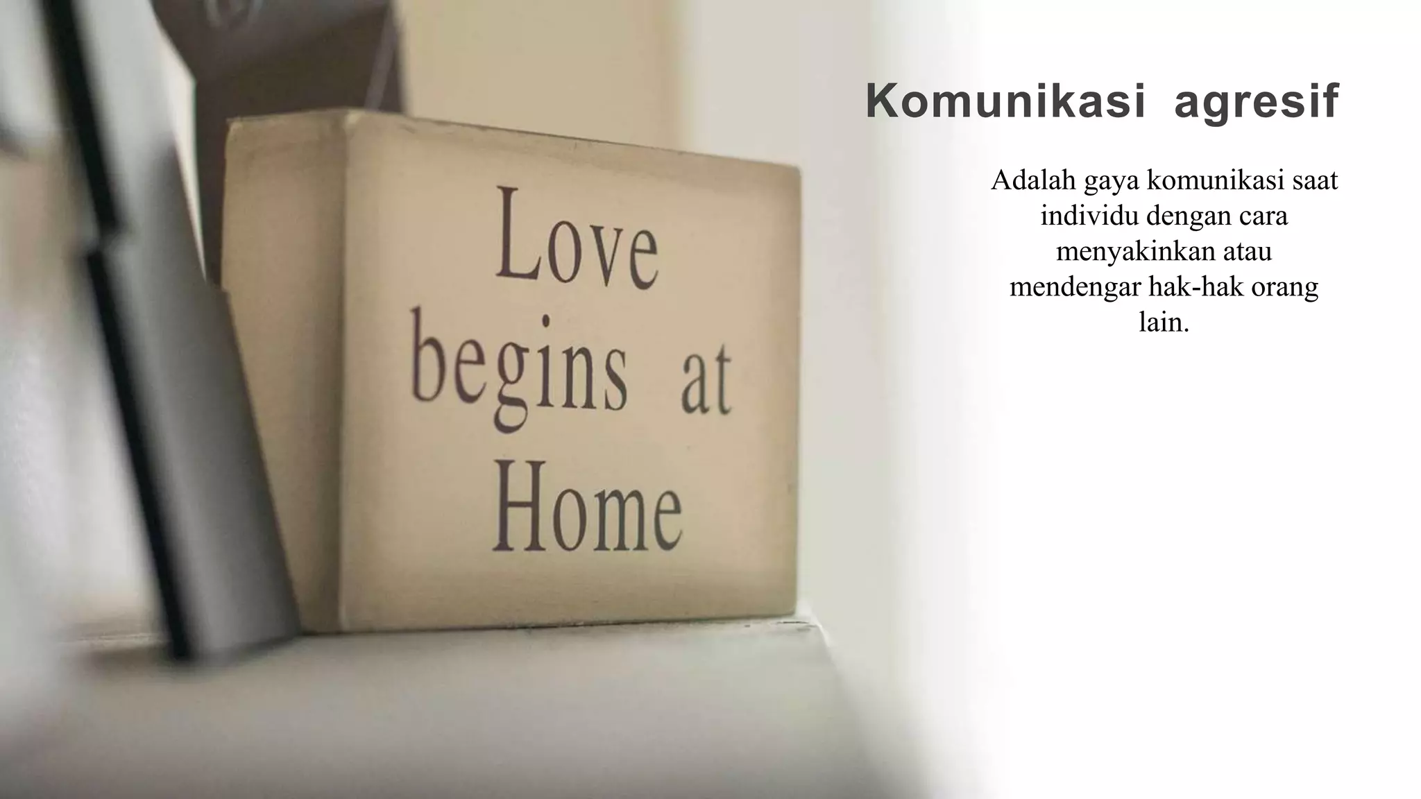 KOMUNIKASI DALAM KELUARGA.pptx