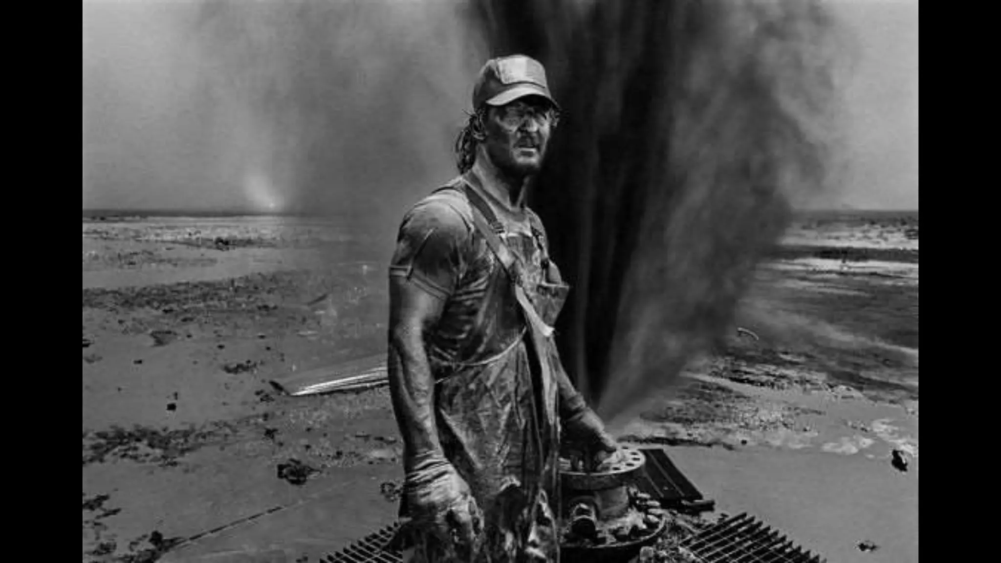 Kuwait a Desert on Fire, by Sebastião Salgado | PPT