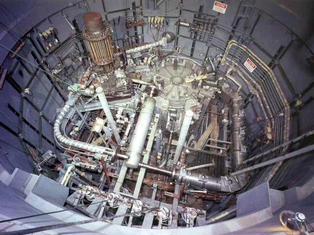 Liquid Fuel Nuclear Reactors | PPT