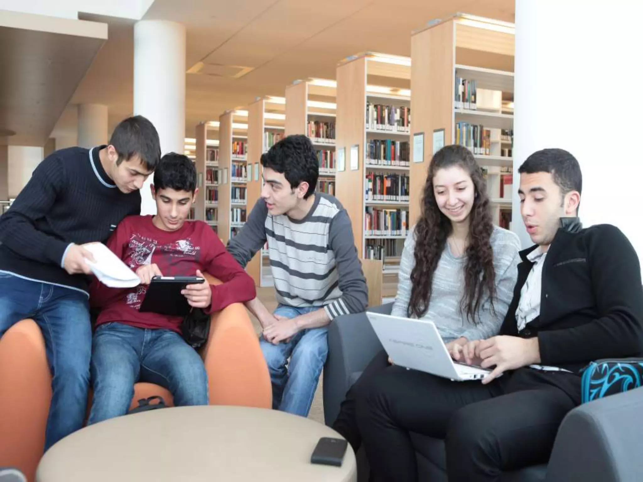 ADA University Library orientation 2014 | PPTX