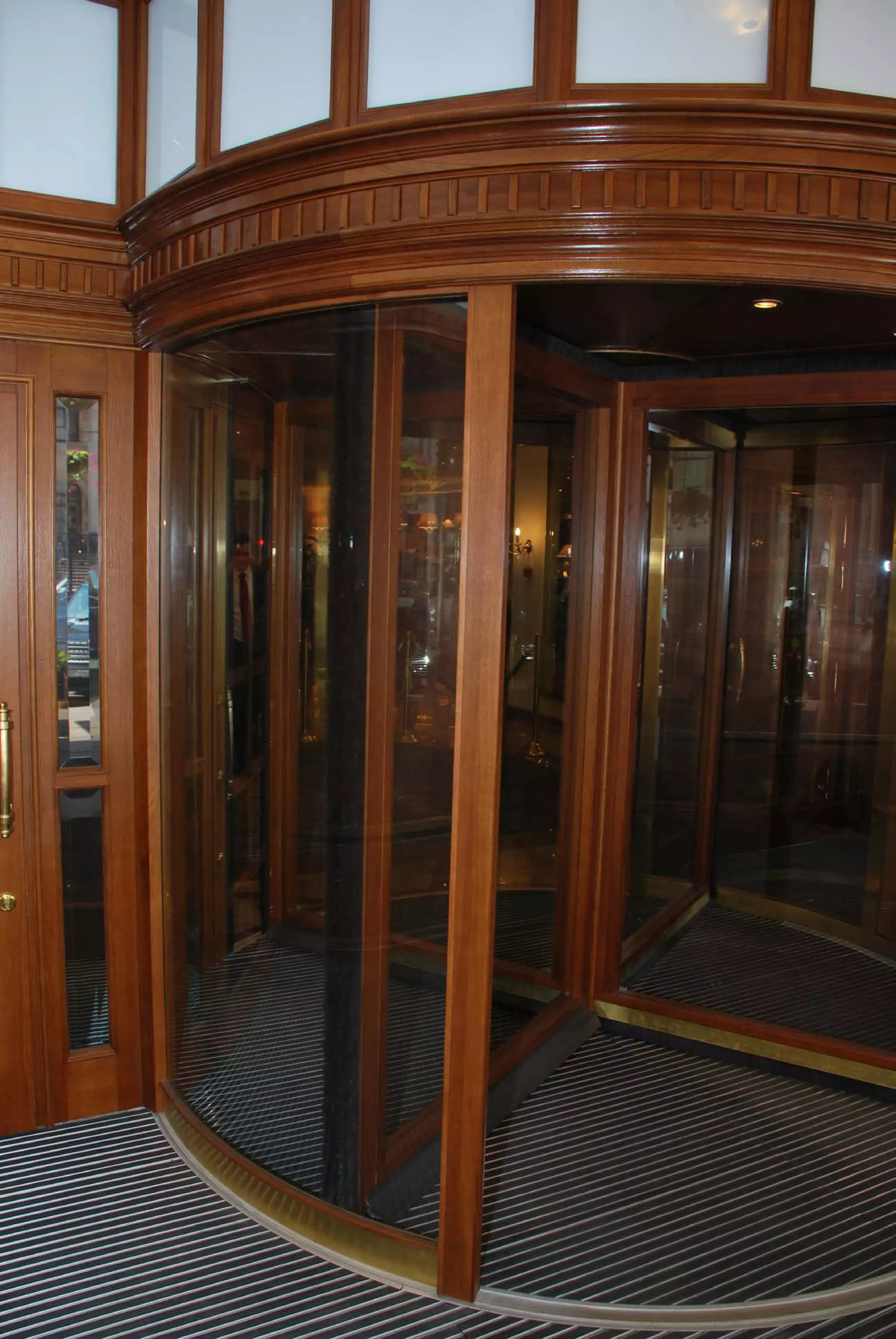 Masterpiece revolving door. baroque style. Marriott Aurora 5* | PDF