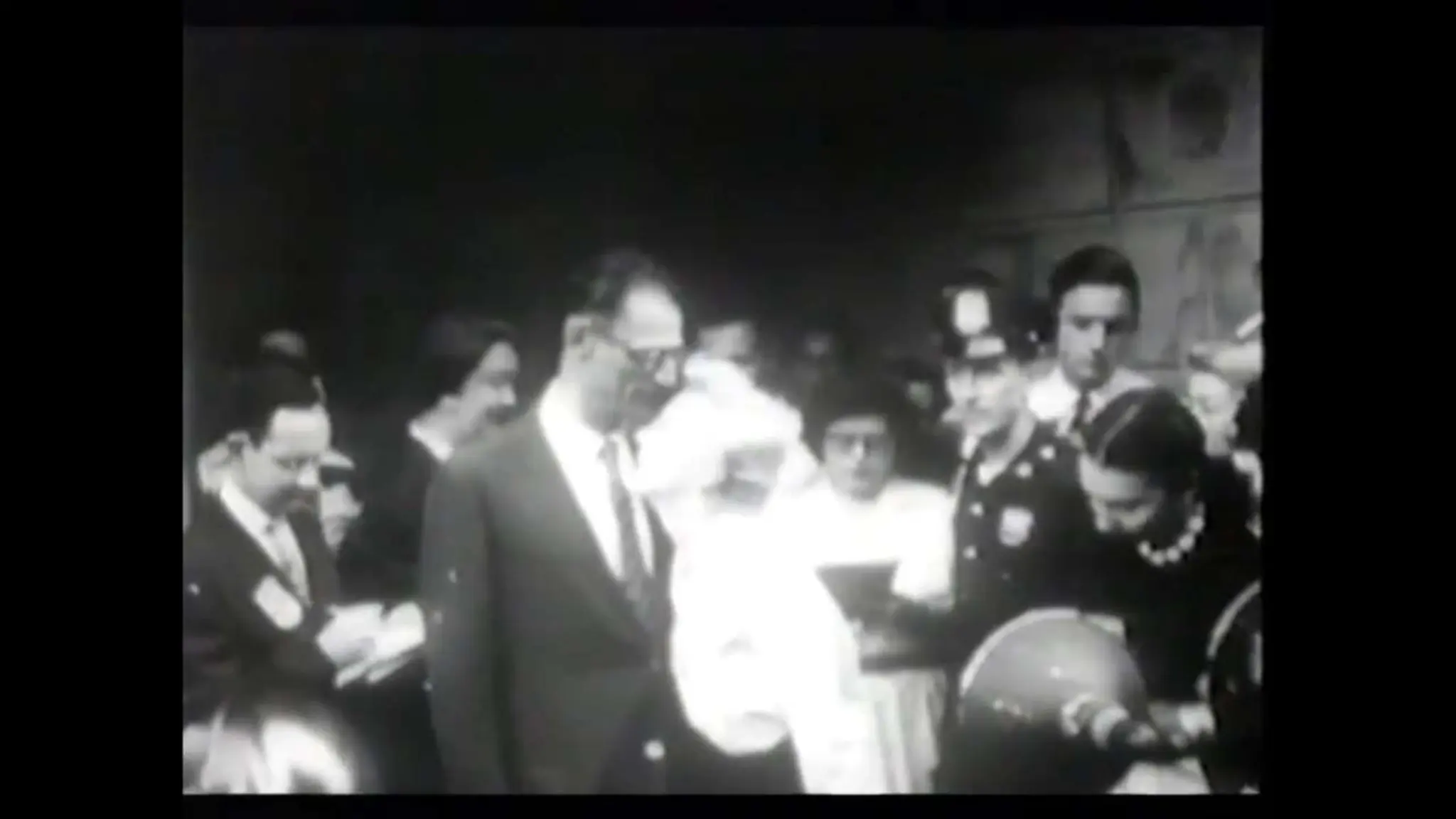 Sean Cubitt In Media Res Media Component | PPTX