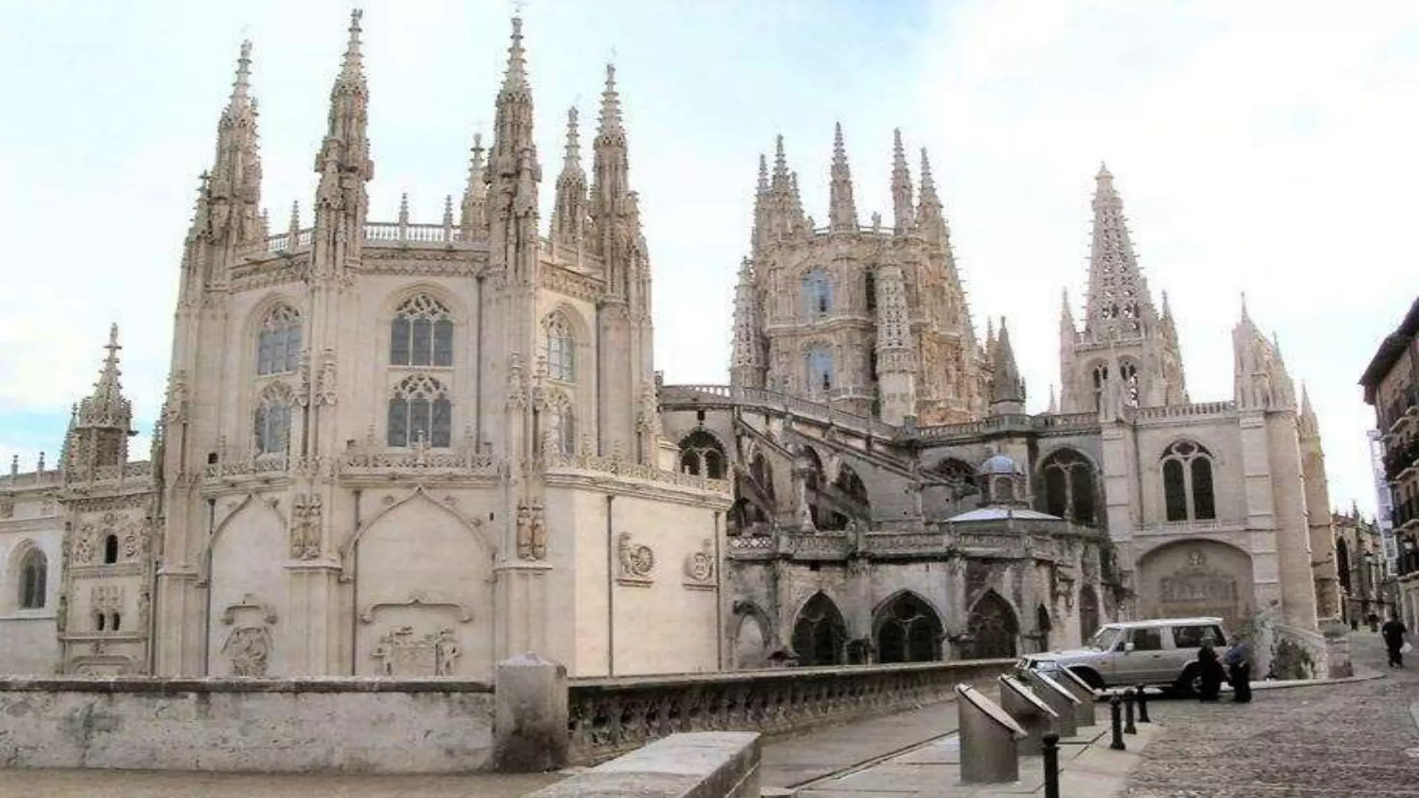 Medieval/Middle Ages Architecture | PPTX | Christianity | Religion ...