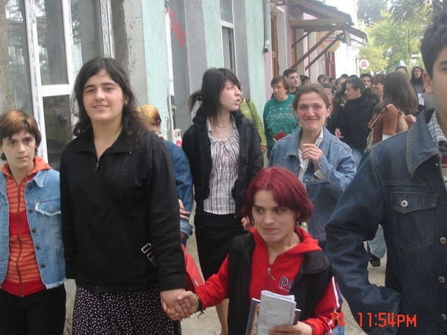 Megobristvis gawvdili xeli | PPT