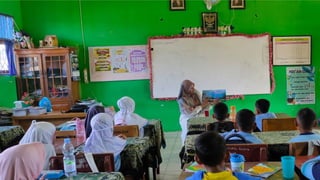 Membaca Nyaring Di Sekolah (read a loud).pptx