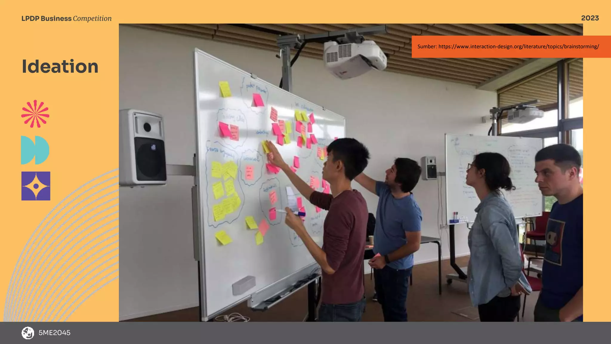Membangun Ide Usaha Menggunakan Design Thinking.pptx