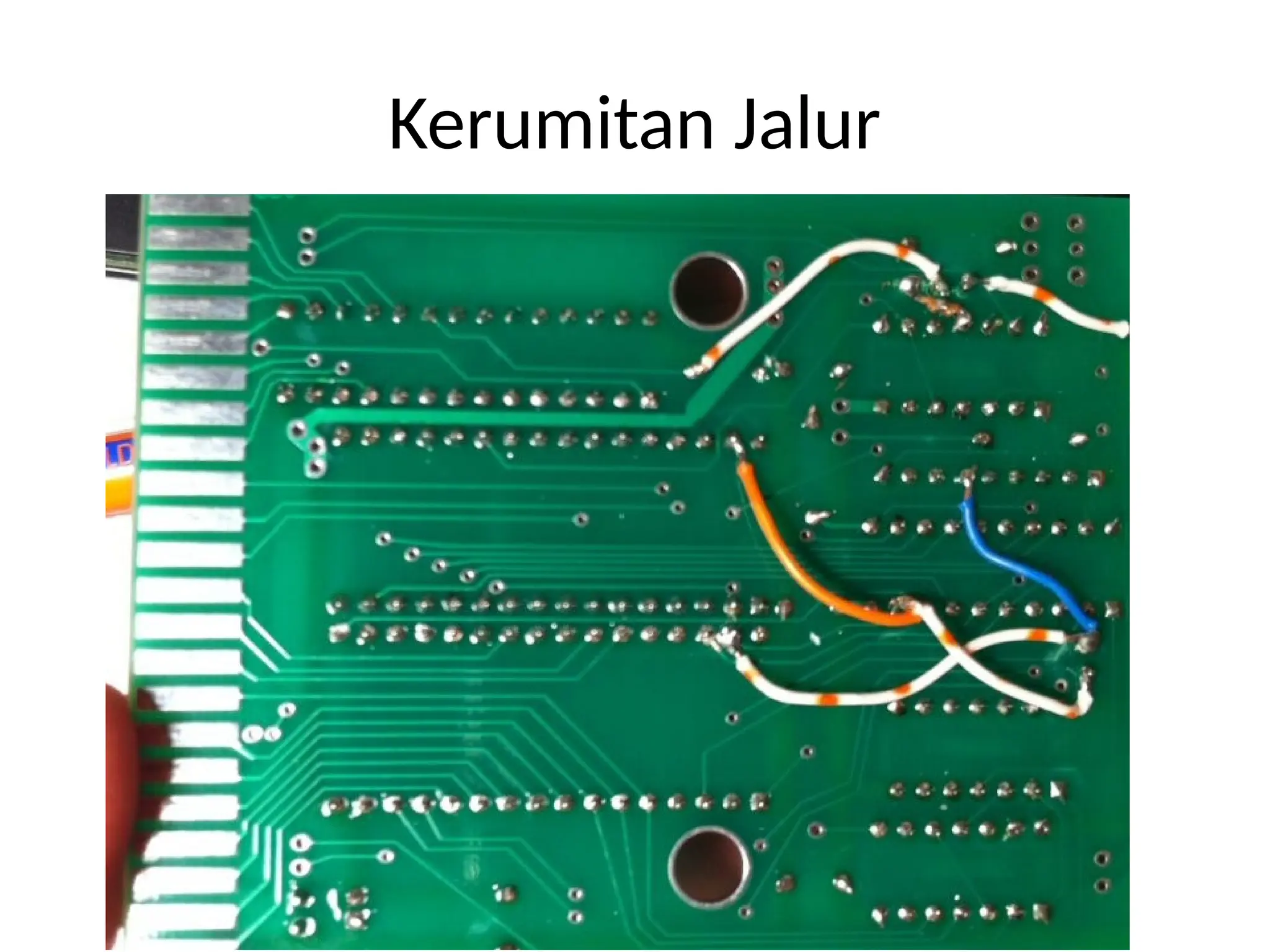 Menggambar layout PCB adalah proses merancang tata letak jalur tembaga ...