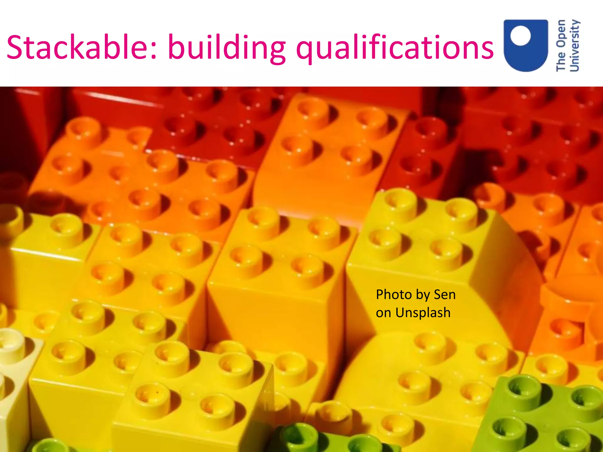 Microcredentials benefits and challenges.pptx