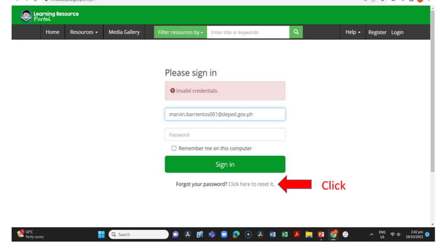 Online Registration and Access.pptx | Technology & Computing