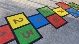 Paixnidia stin avli | PPTX