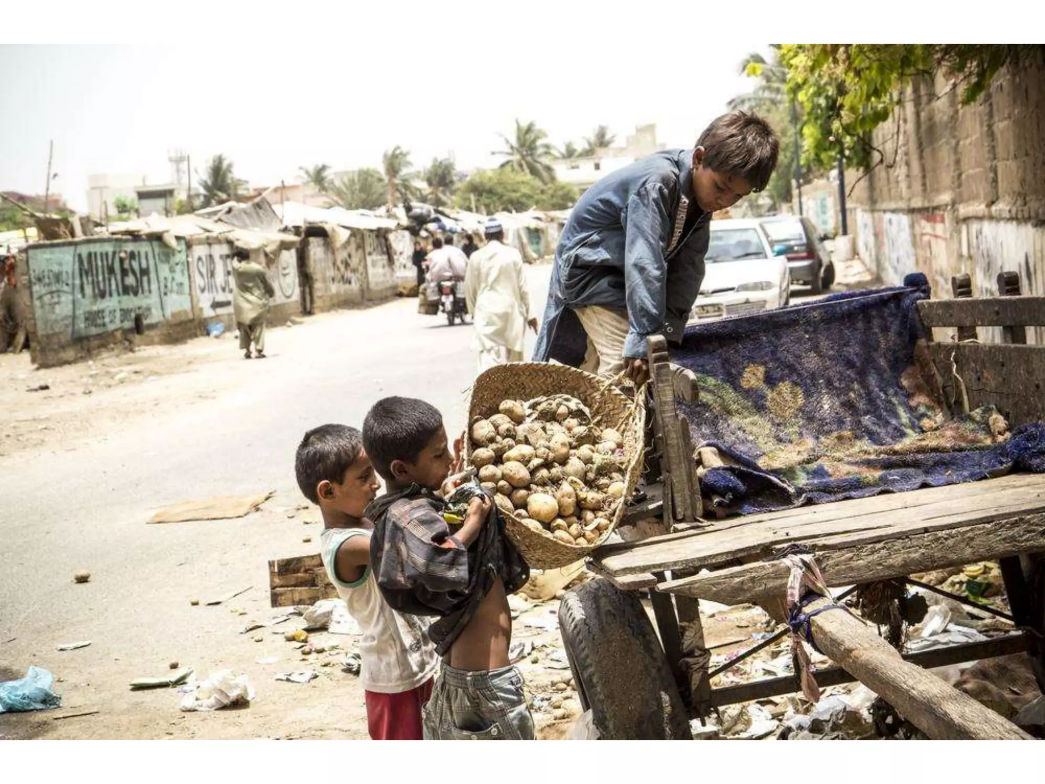 Pakistan Street Children | PPTX