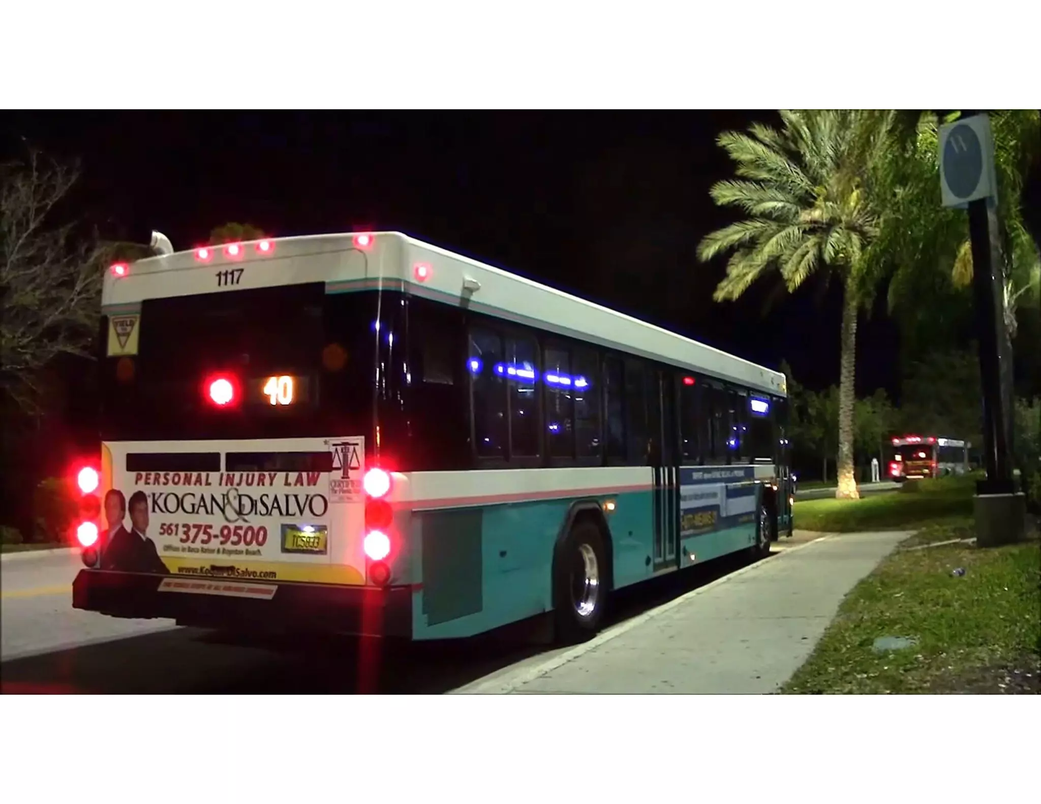 Palm Tran bus leaving The Mall at Wellington Green stop to the south of ...