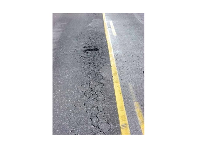 Pavement Distress‐Causes & Remedial Measures.pdf