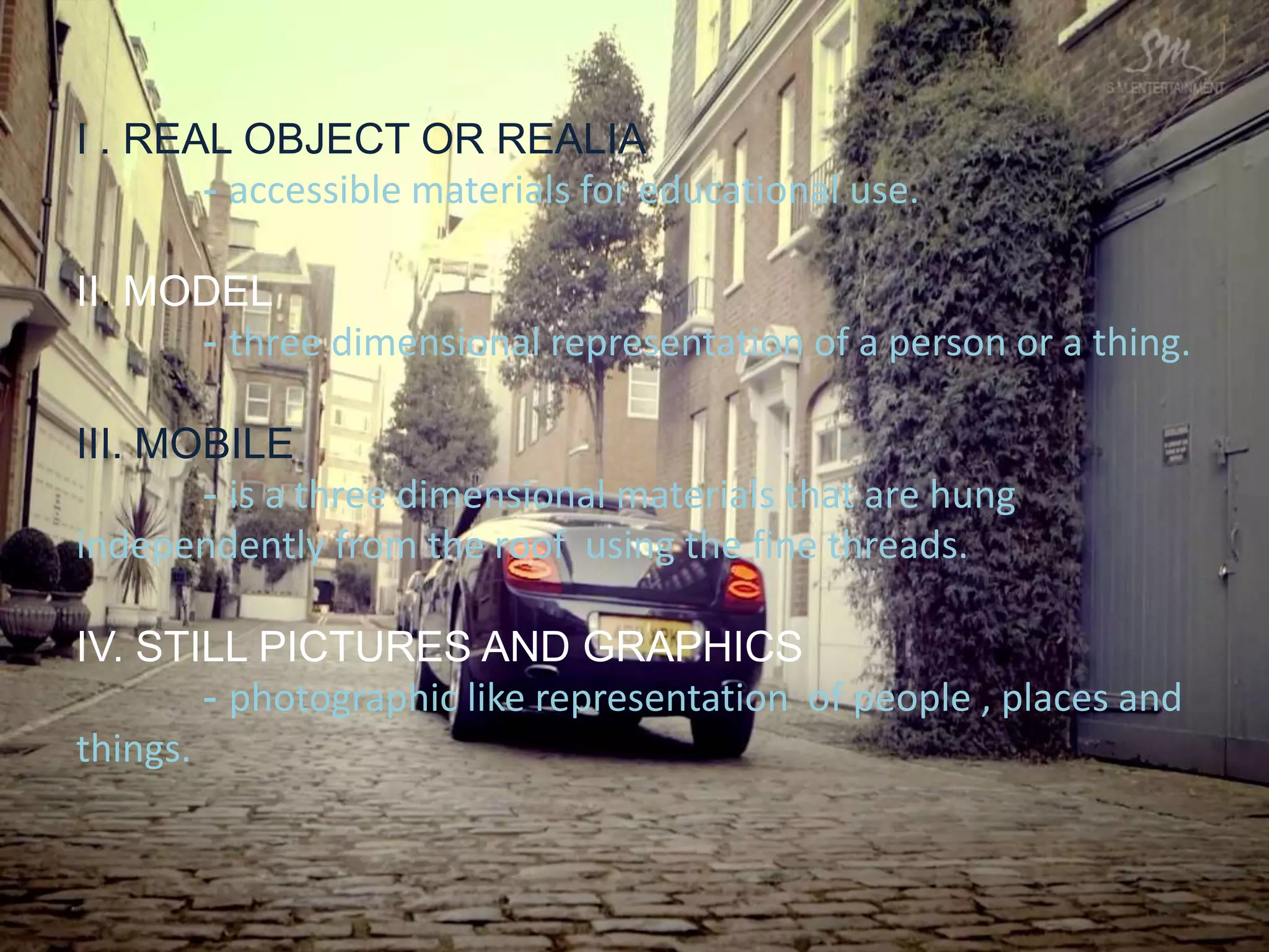 Chapter 8: Visuals and Visual Media | PPTX