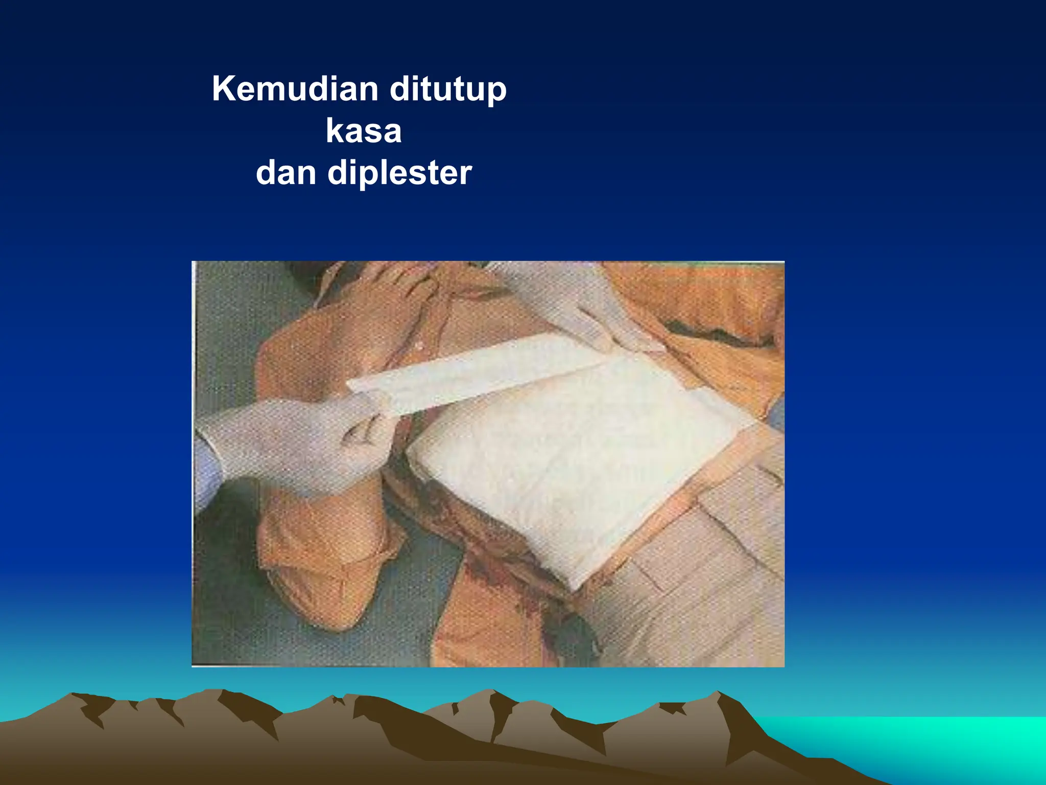 PEMBALUTAN & PEMBIDAIAN, pertolongan pertama | PPT