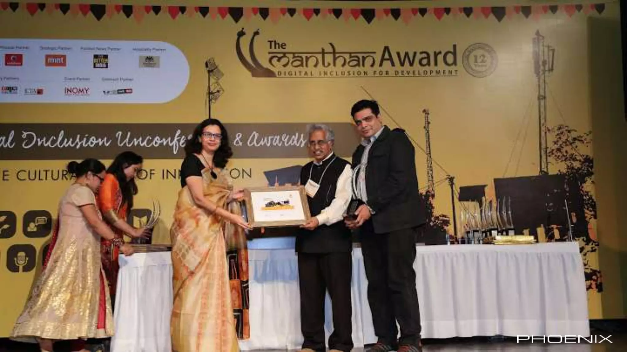 Phoenix smart cane | PPTX