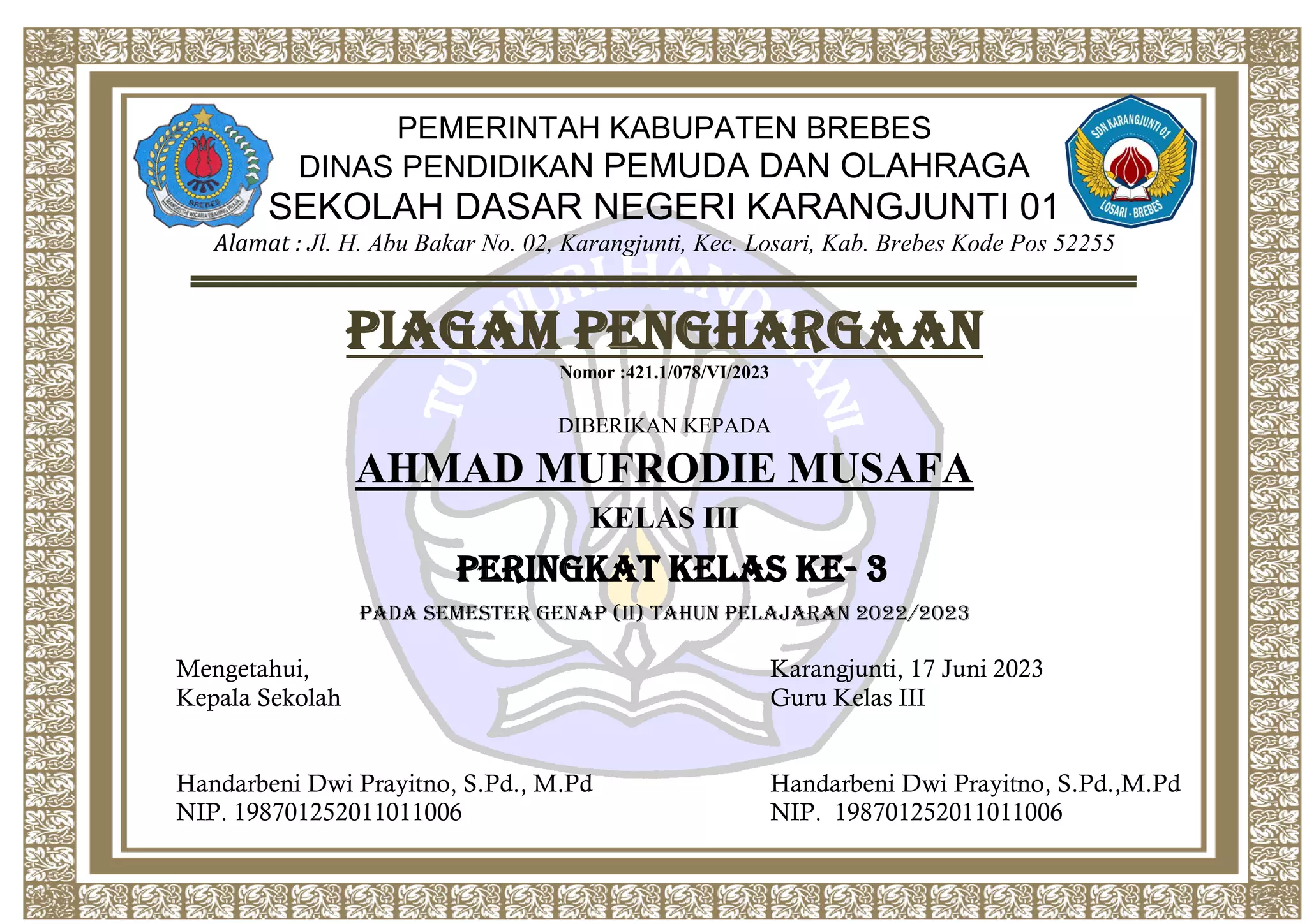 piagam-juara-kelas.pdf