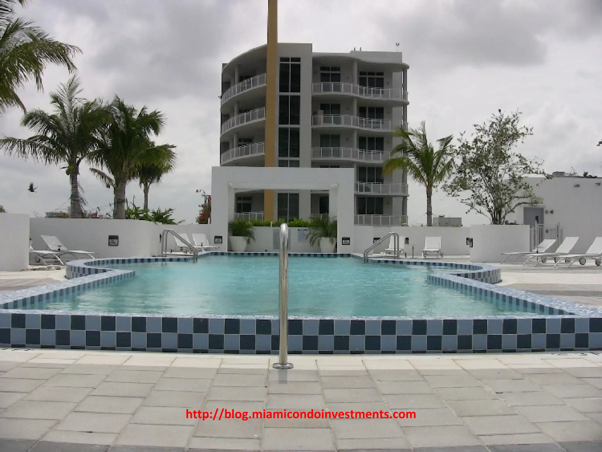 Platinum Condominium Pool Deck | PPT