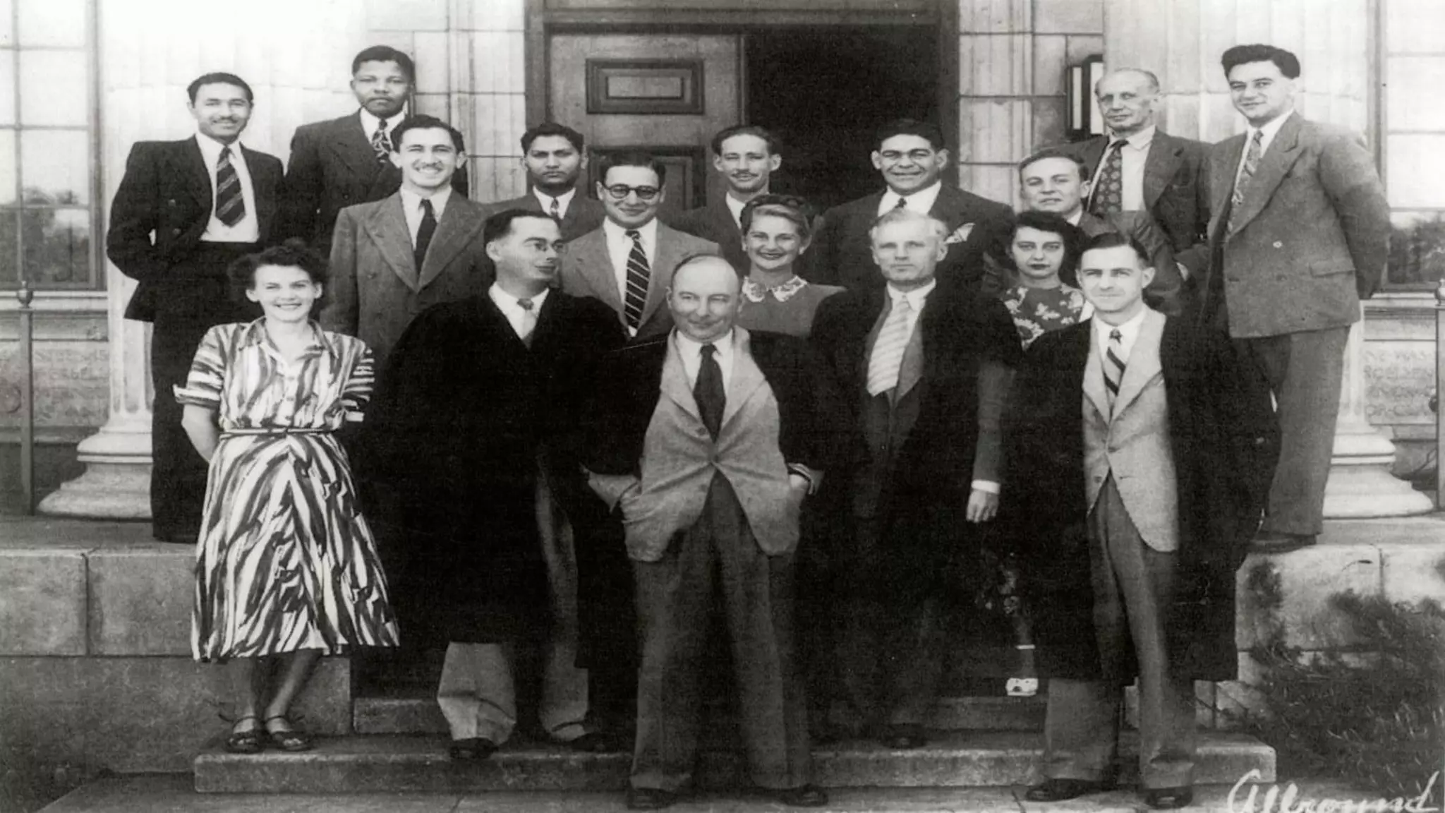 Nelson mandela's short summary | PPTX