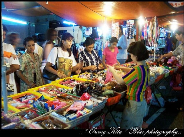 Senario of night market | PPT
