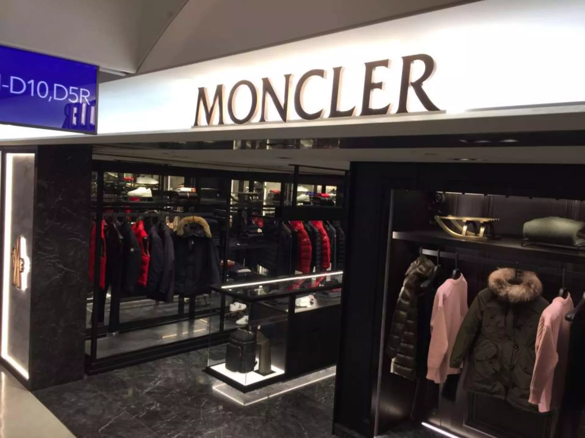 Moncler - New opening at Taipei International Airport | PPTX