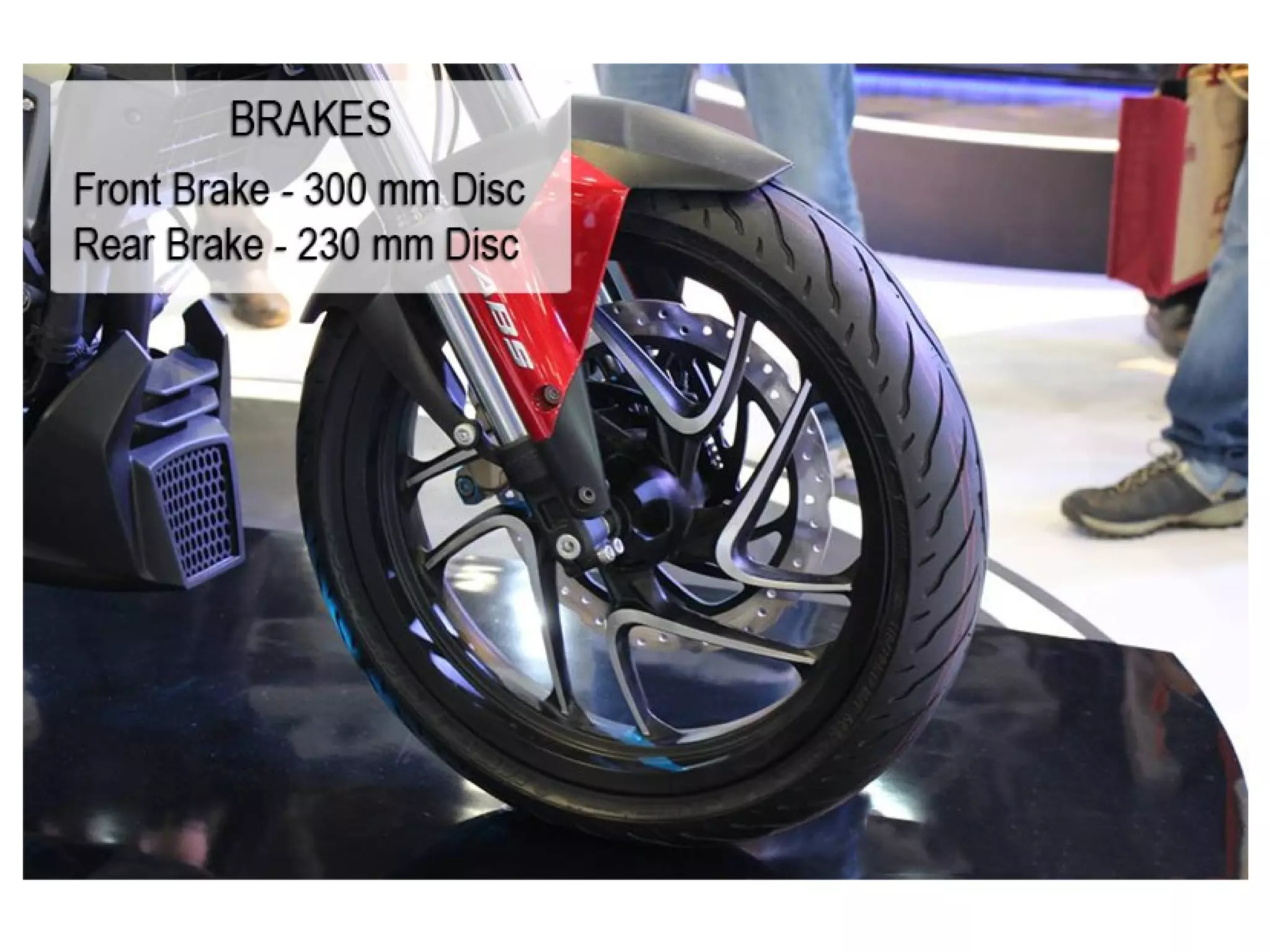 Bajaj Pulsar CS 400 Features and Specifications | ODP