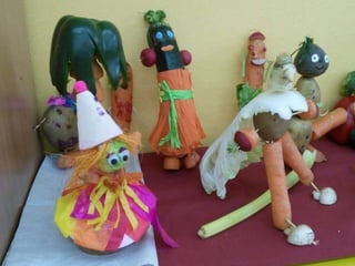 Puppets made of vegetables | PPTX