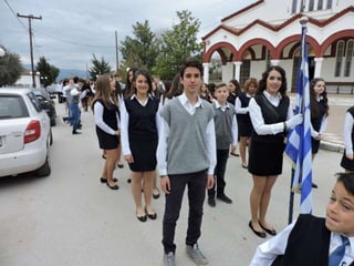 Παρελαση γυμνασιο λυκειο Αρμενίου 25 ΜΑΡΤΙΟΥ 2015 | PPT