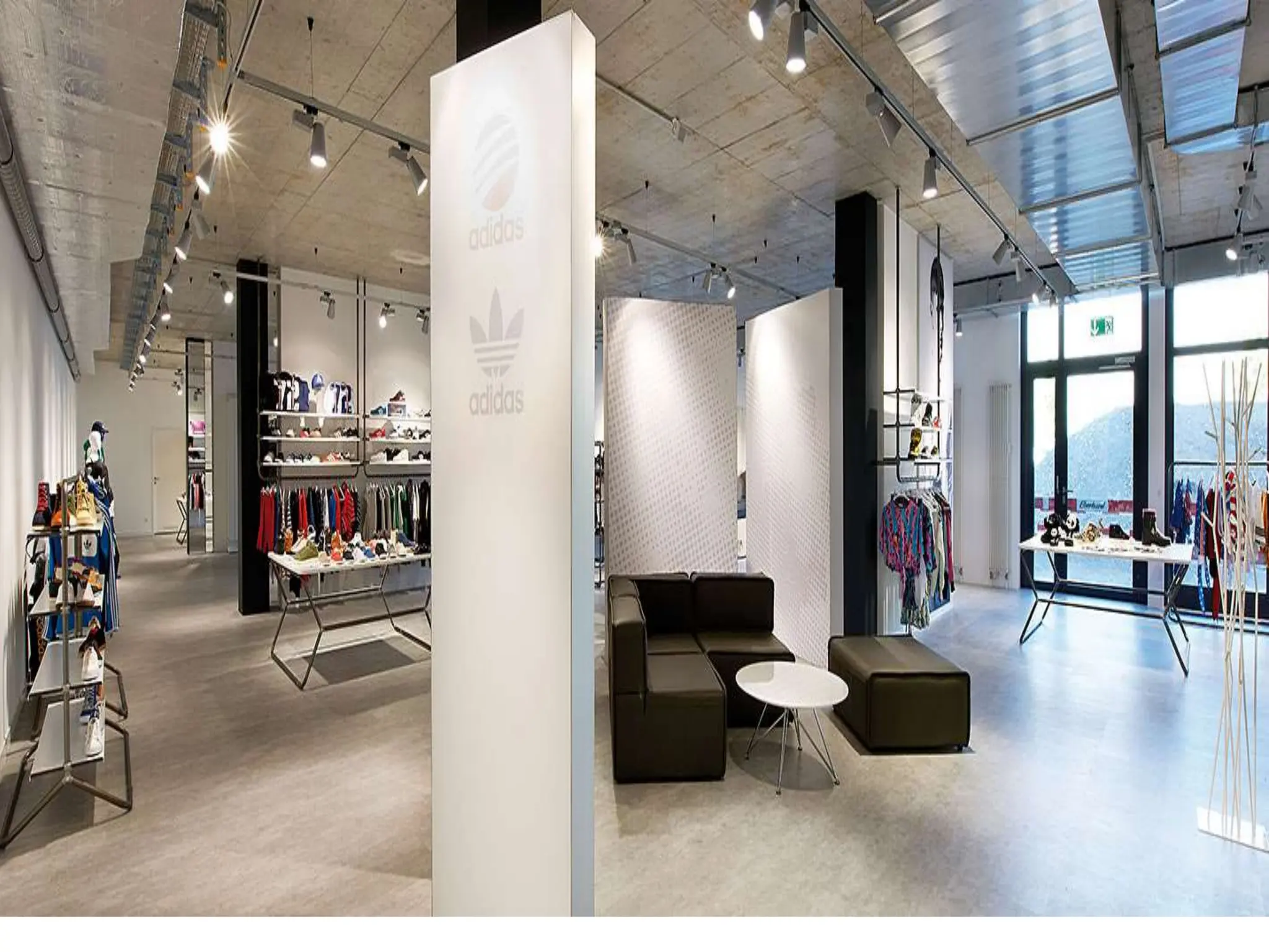 ()retail store layout design and display.pptx