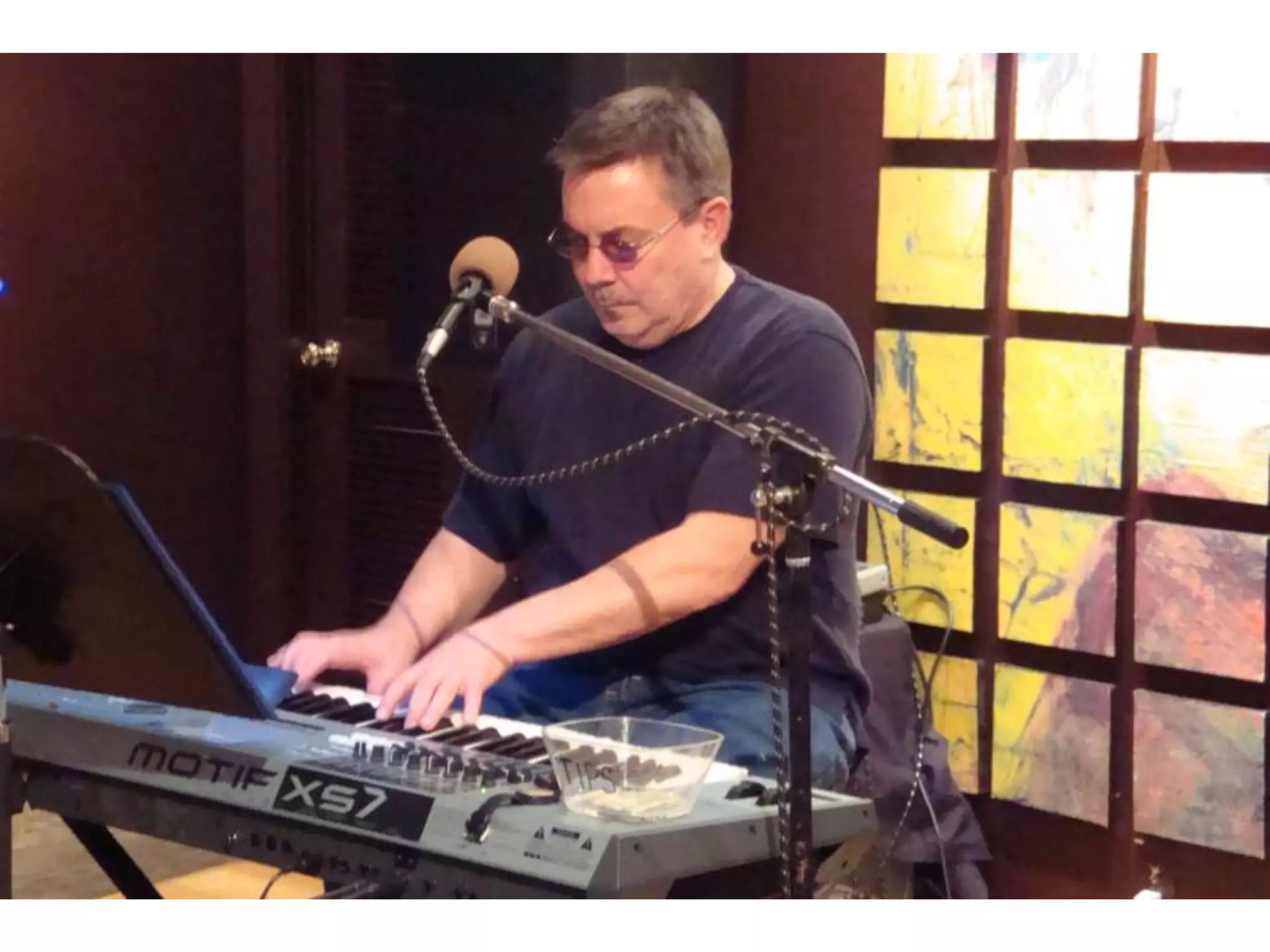 Roger Quesnell Duo at Walla Faces | PPTX