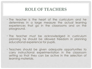 ROLE OF CURRICULUM COORDINATOR.pptx