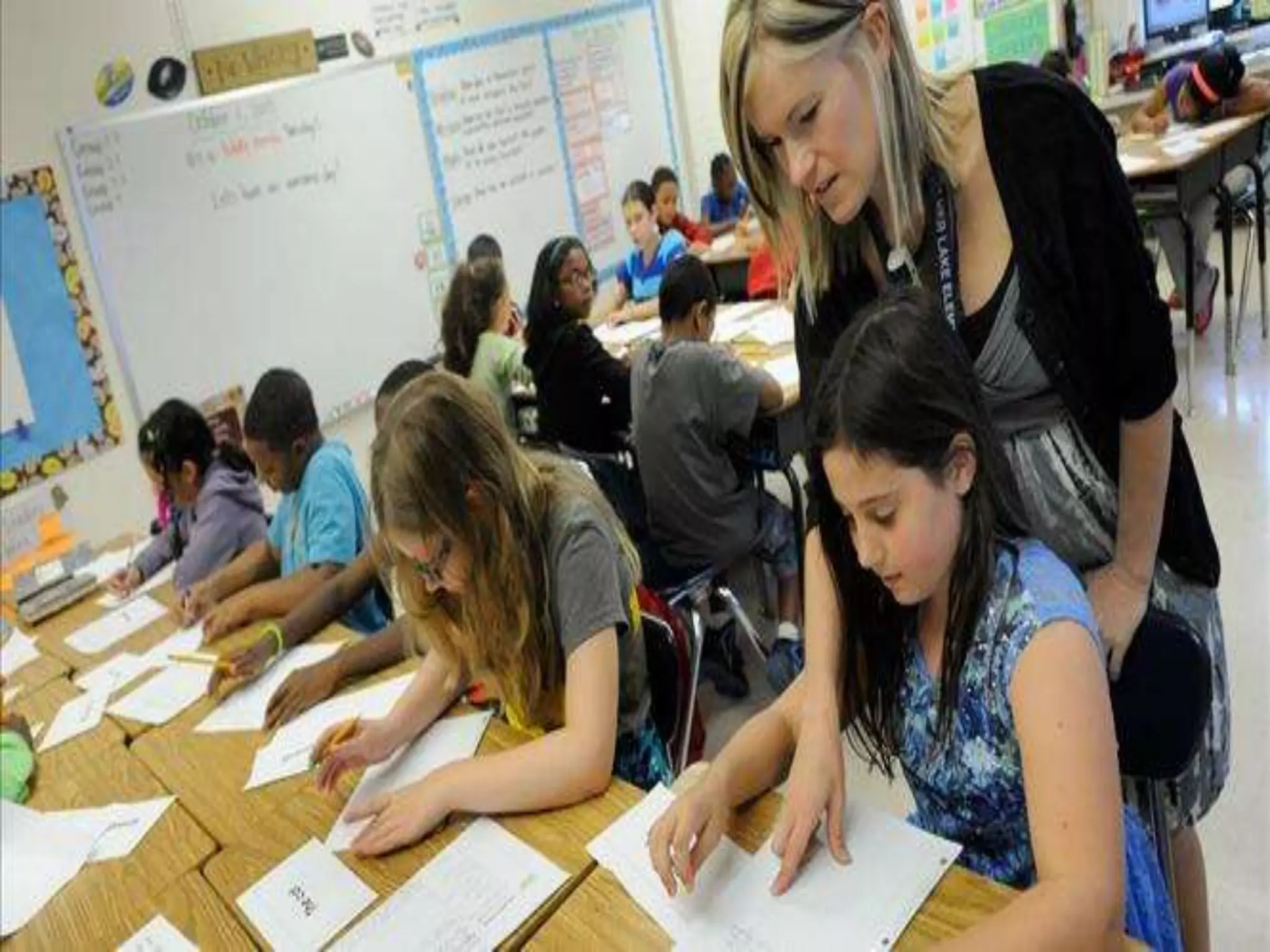 Roles of the teacher inside the classroom | PPTX