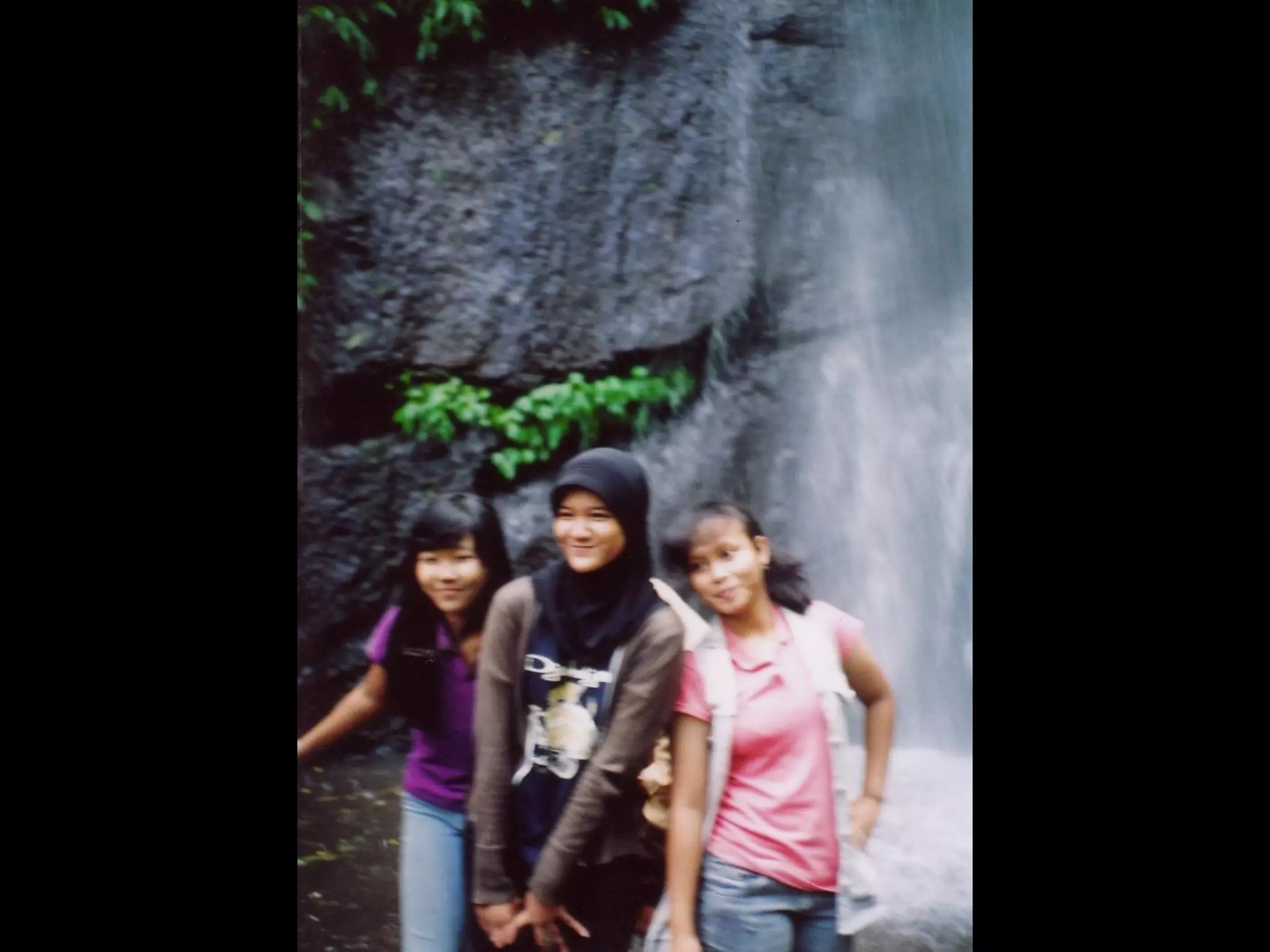 Catatan Si Ghamdan Goes to Semirang Waterfall | PDF