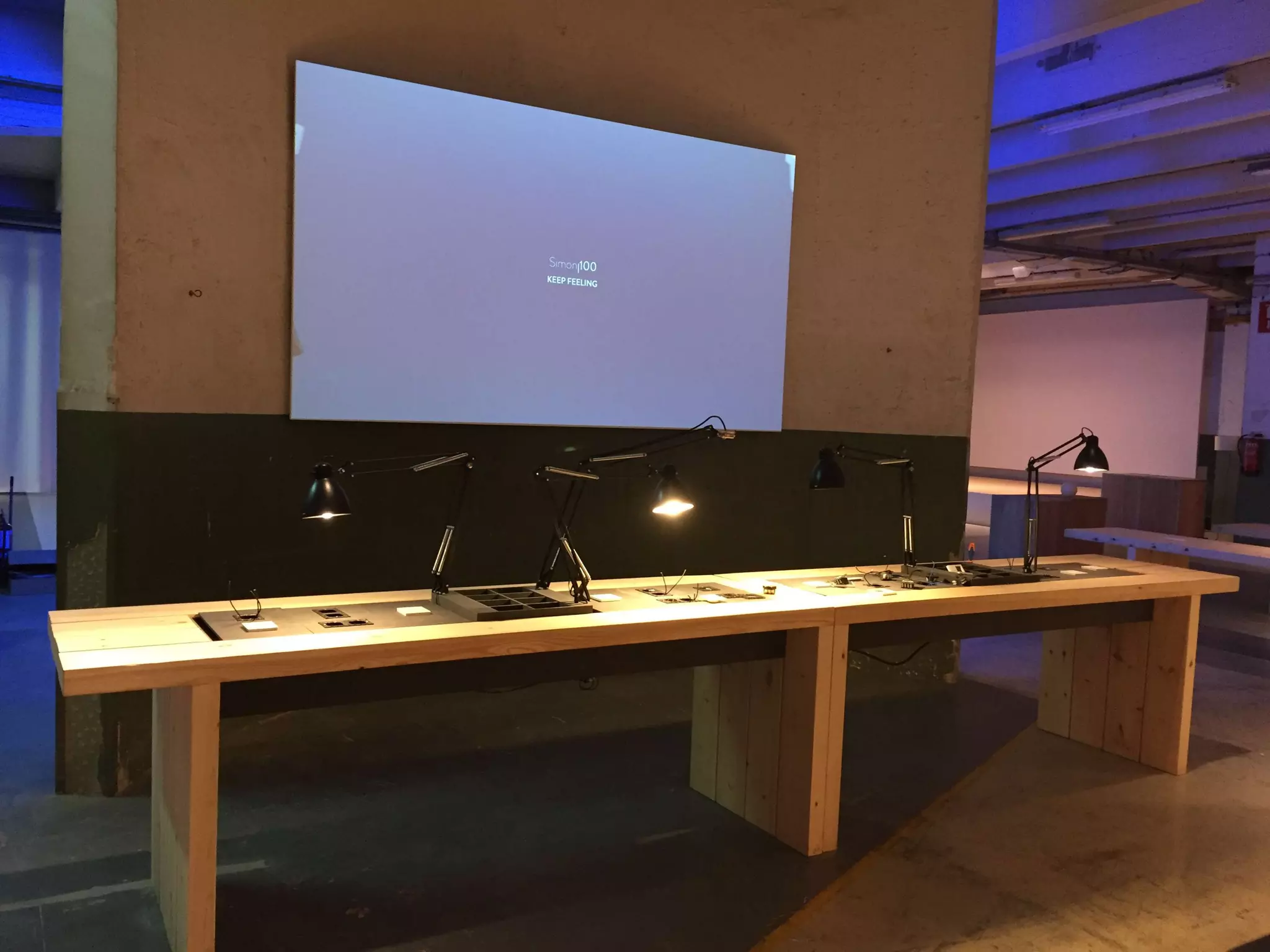 Showroom Simon 100 | PDF