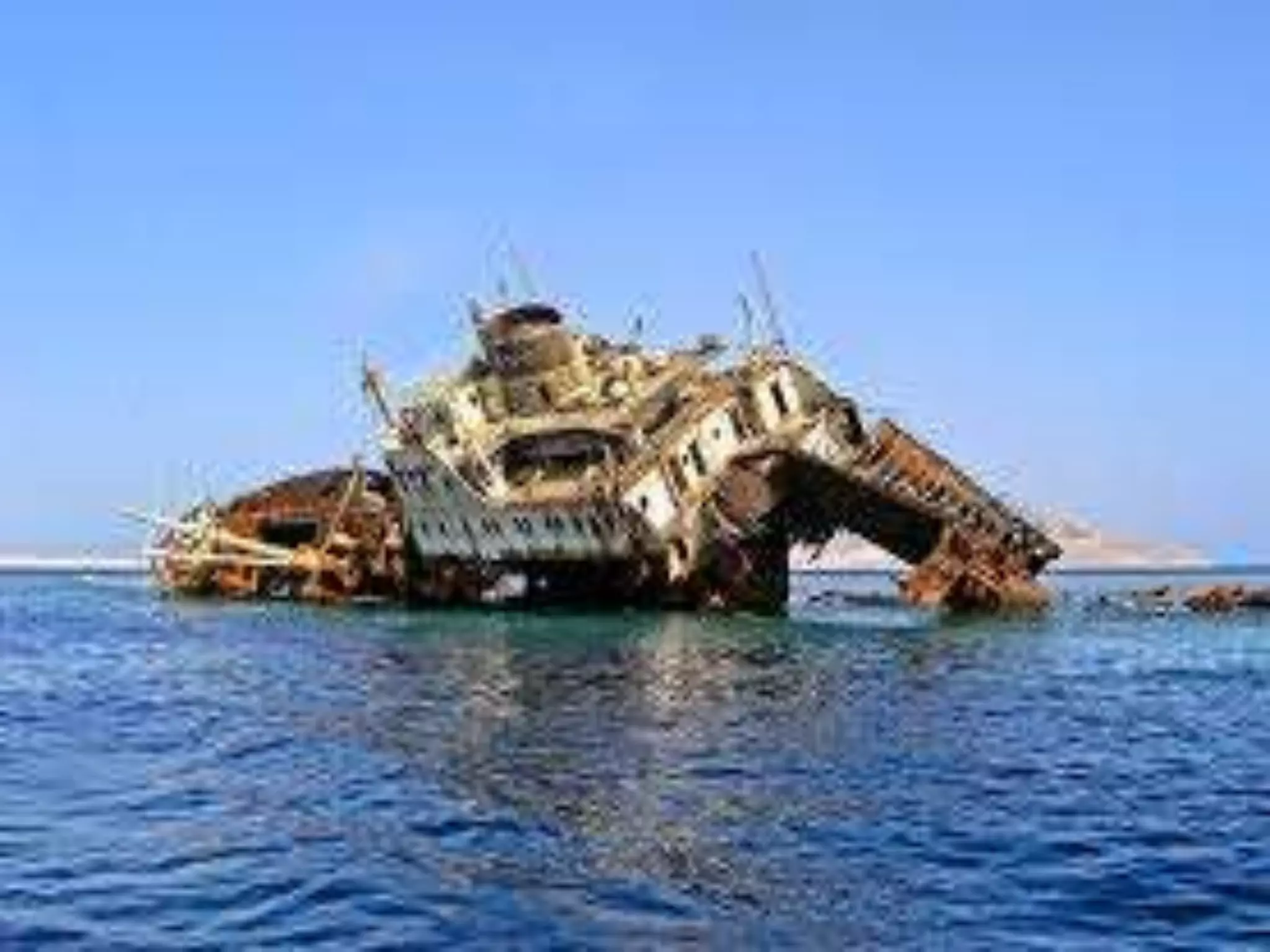 A SHIPWRECKED SAILOR | PPTX