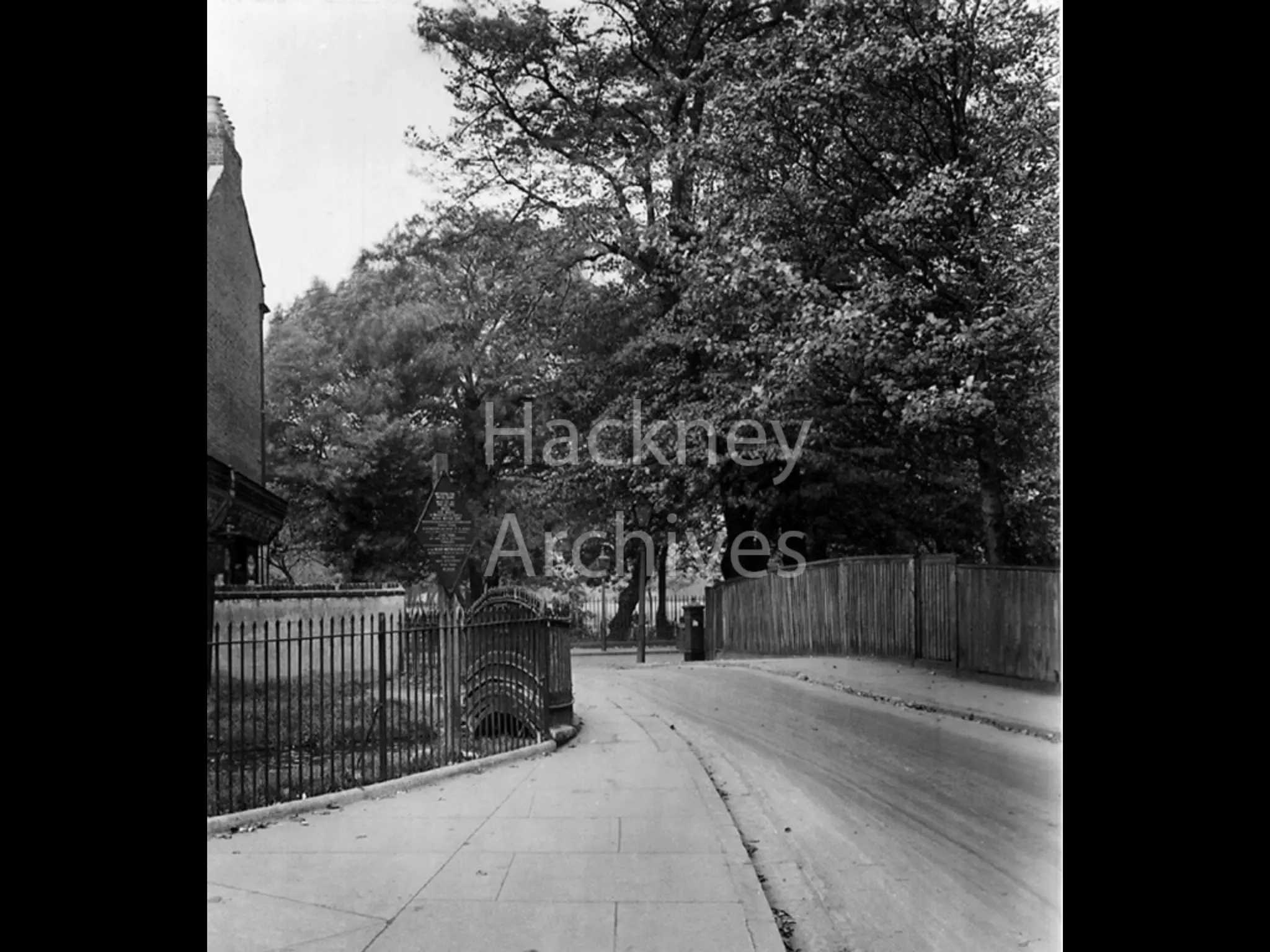Photos from the Hackney Archives - by Amir Dotan | PDF