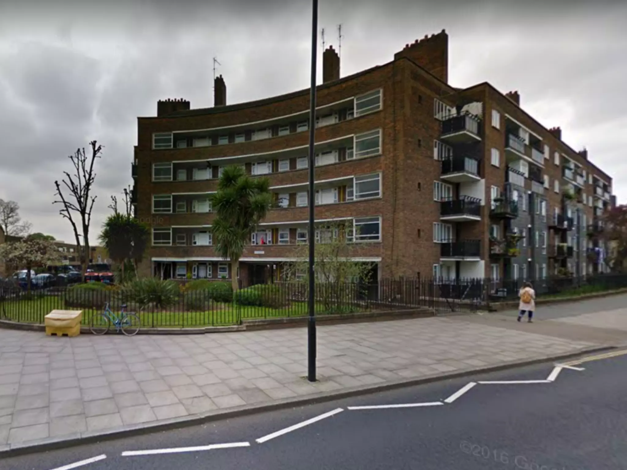 Photos from the Hackney Archives - by Amir Dotan | PDF