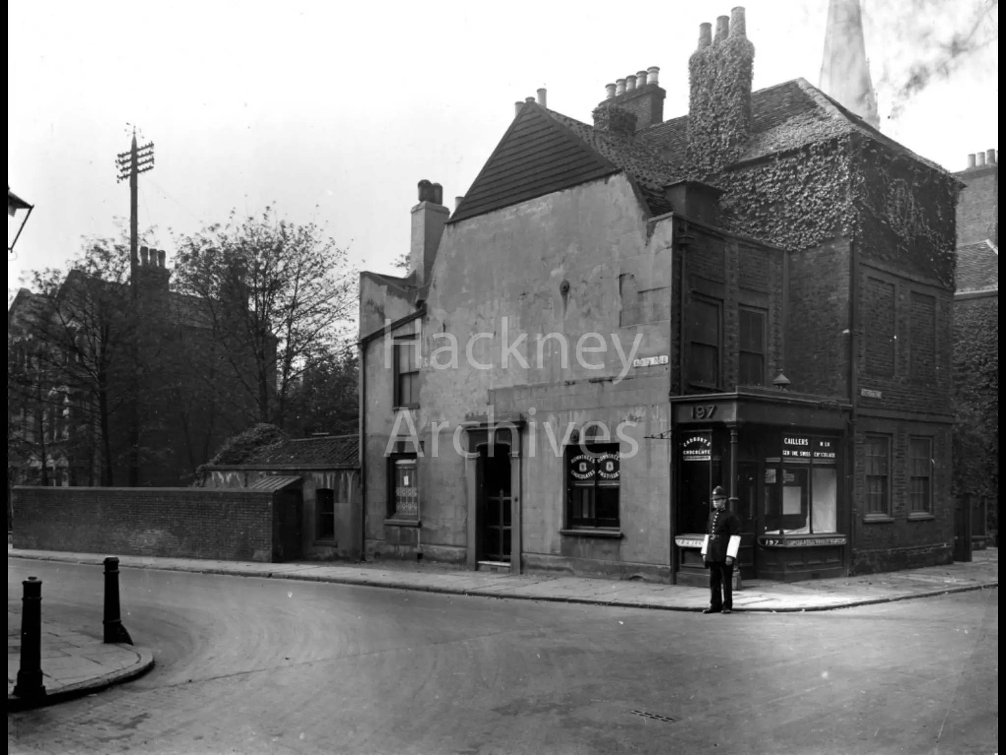 Photos from the Hackney Archives - by Amir Dotan | PDF